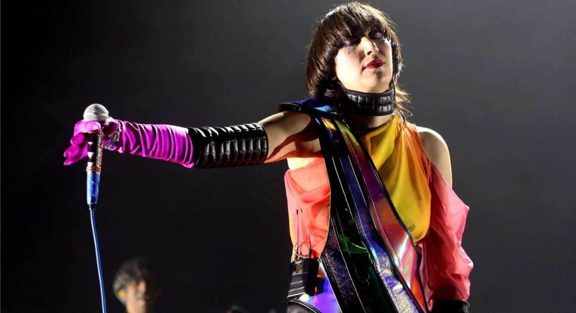 Yeah Yeah Yeahs comparte un fragmento del nuevo sencillo 'Burning ...